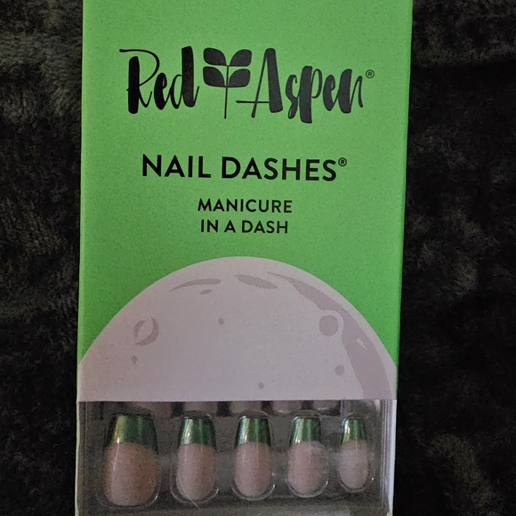 Red Aspen | Makeup | Red Aspen Griselda Goes Out With The Ghouls Nail ...